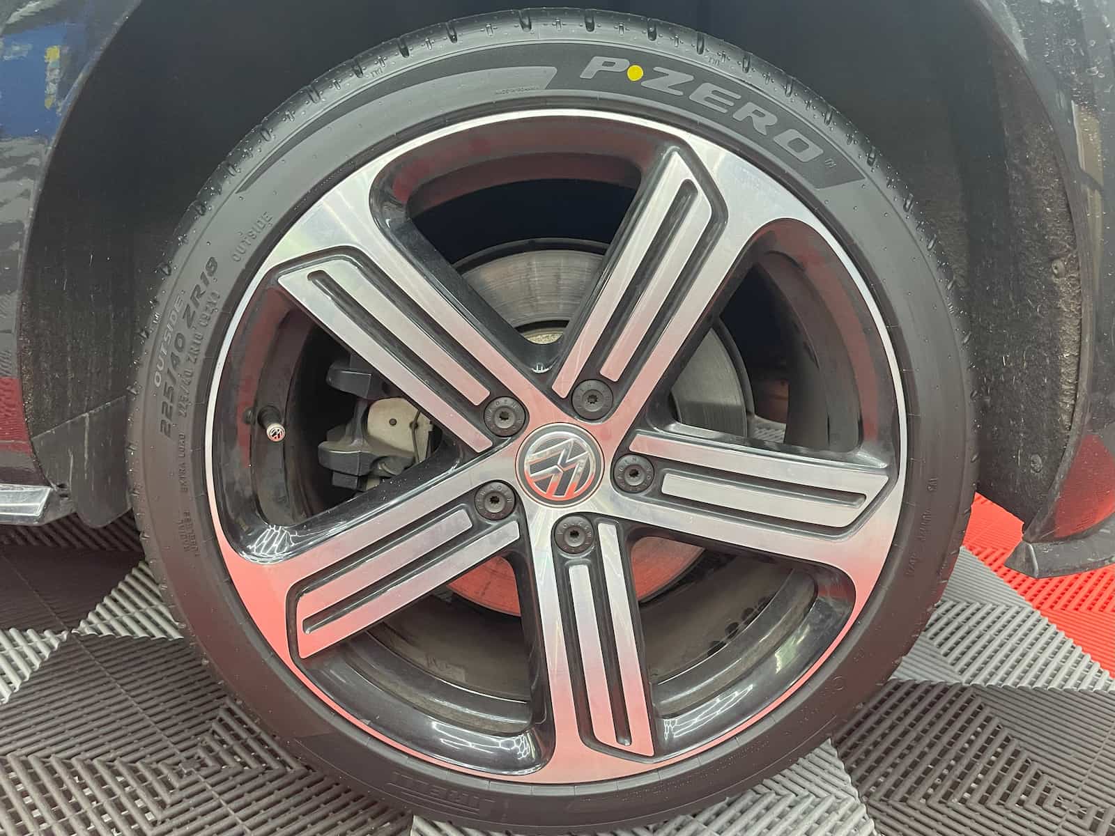 フォルクスワーゲン ゴルフⅦ R | プレミアムタイヤ専門 通販サイト ｜ TIRE Wheel PREMIUM (タイヤ ホイール プレミアム)